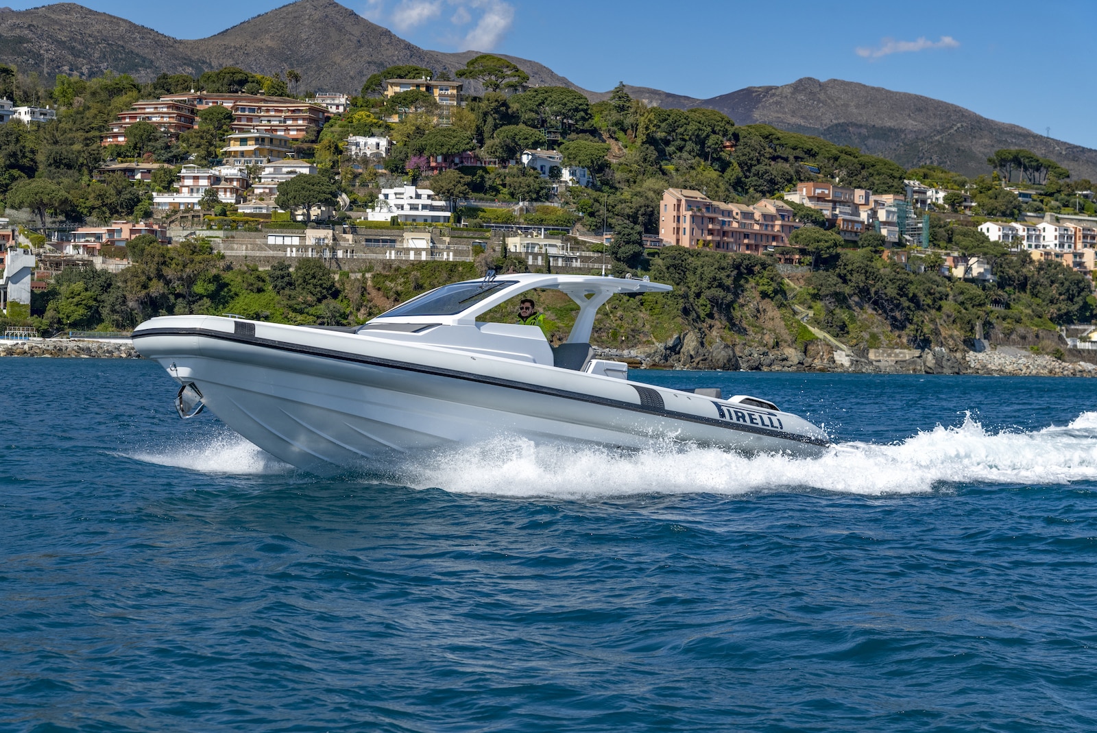 PIRELLI al Salone Nautico di Venezia con Pirelli 35 | Yacht Digest