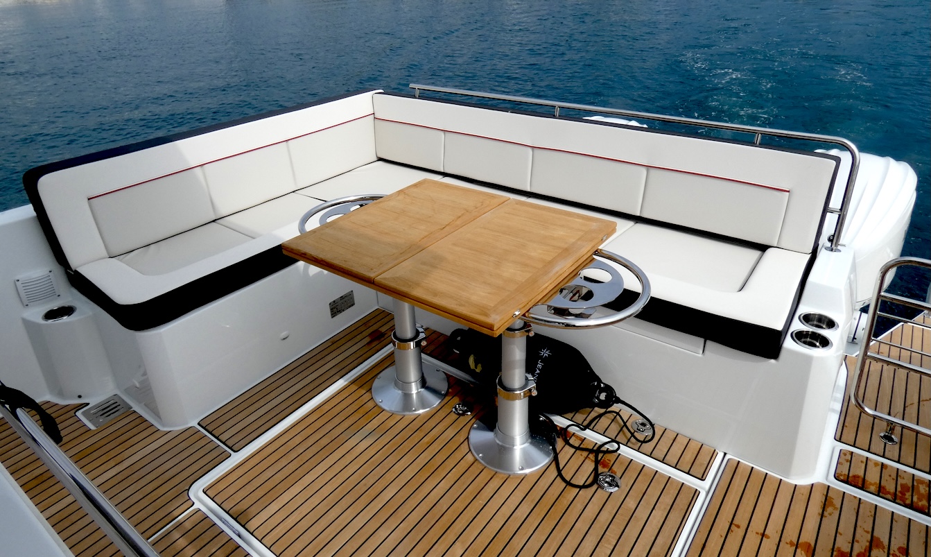 Jeanneau Cap Camarat 12,5 WA, la prova in mare